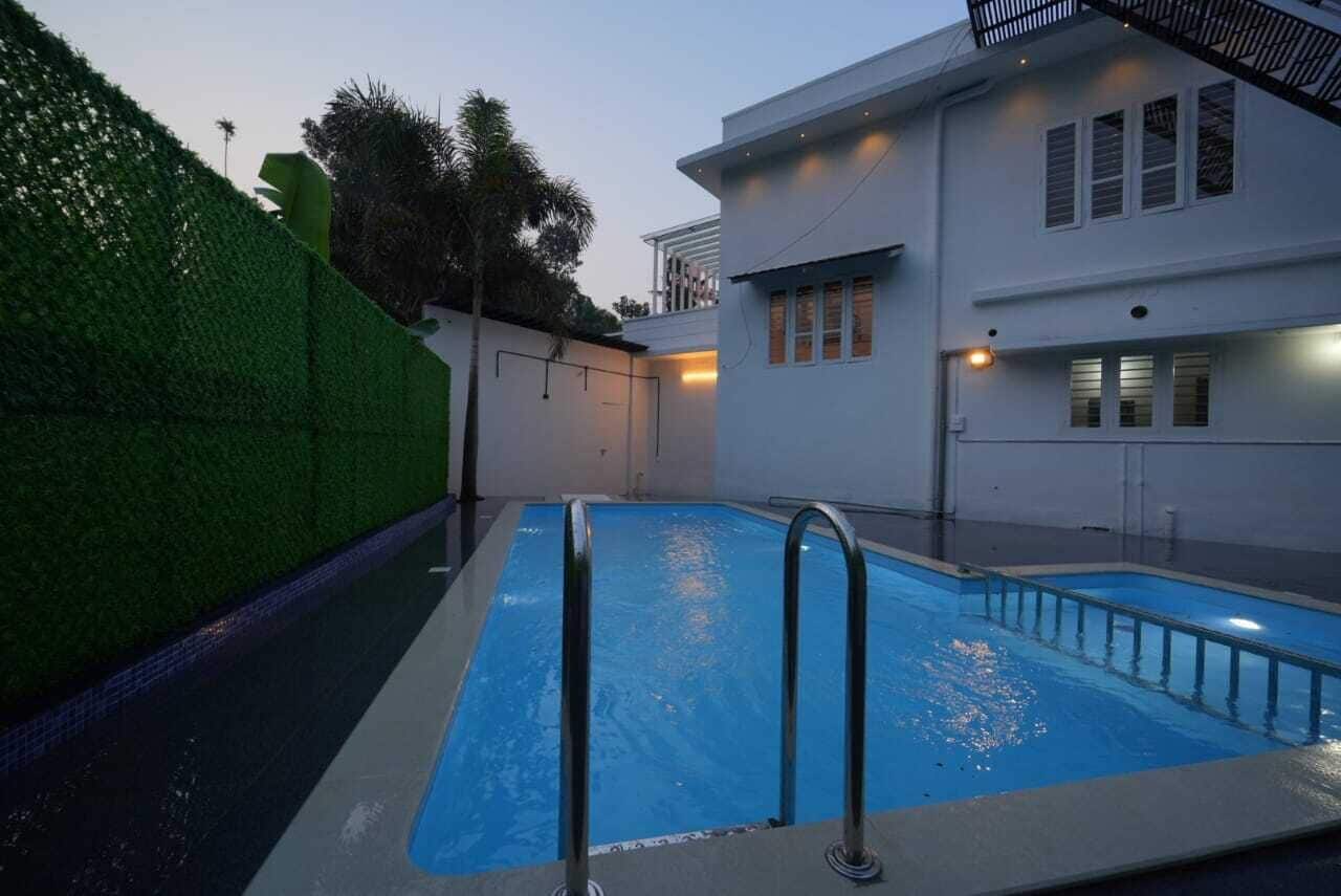8 piscinas externas
