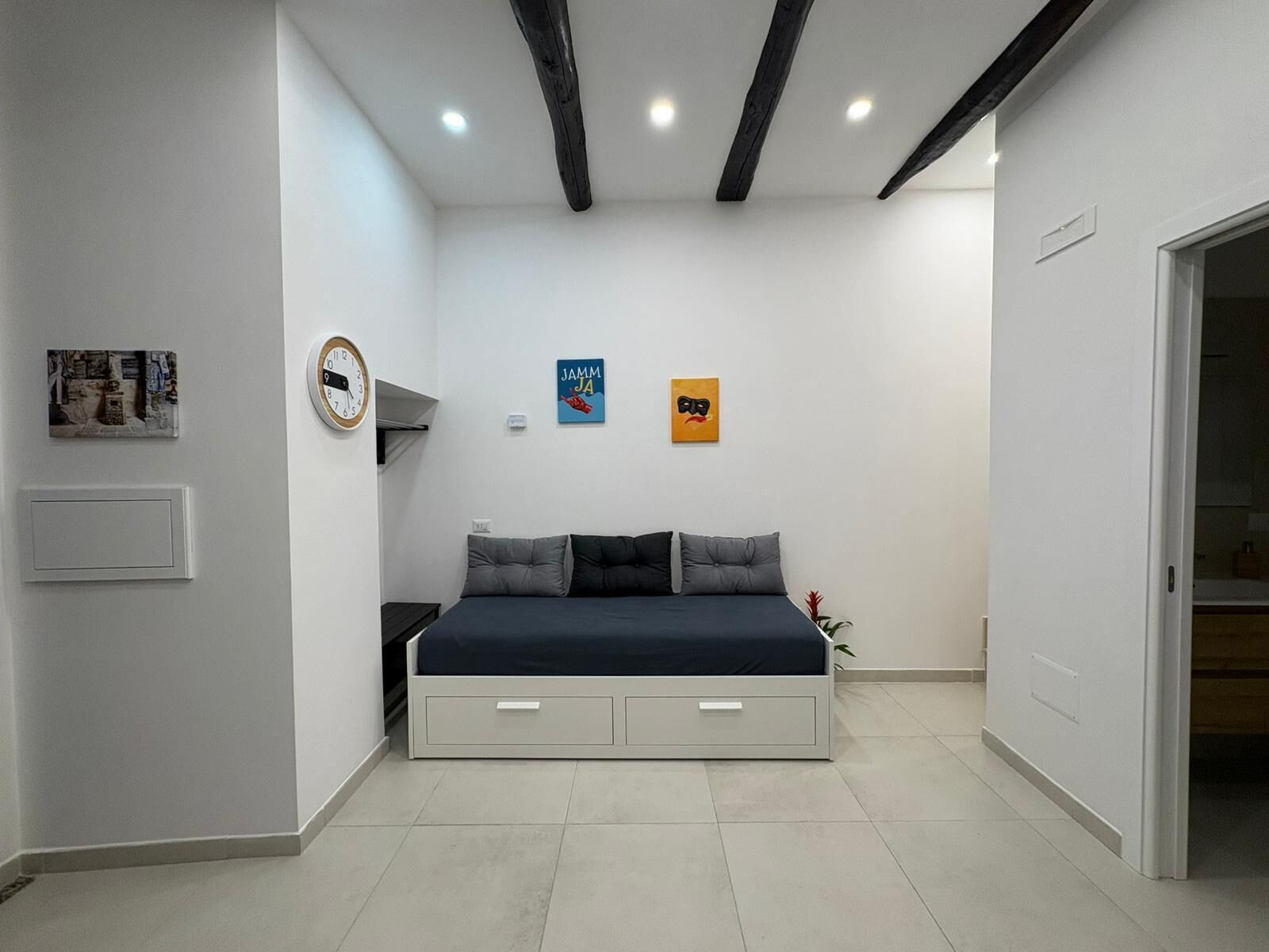 42 Spaccanapoli, Spanish Quarter - Naples, Italie