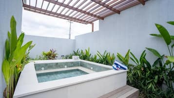 Banheira de hidromassagem exterior