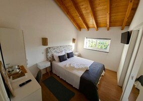 Quarto 8 Duplo vista jardim . | Secretária, Wi-fi grátis 