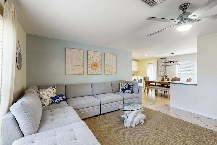 Charming Home W/ Guest House- Near The Beach - Spacious Yard With Patio - Bonita Springs, FL