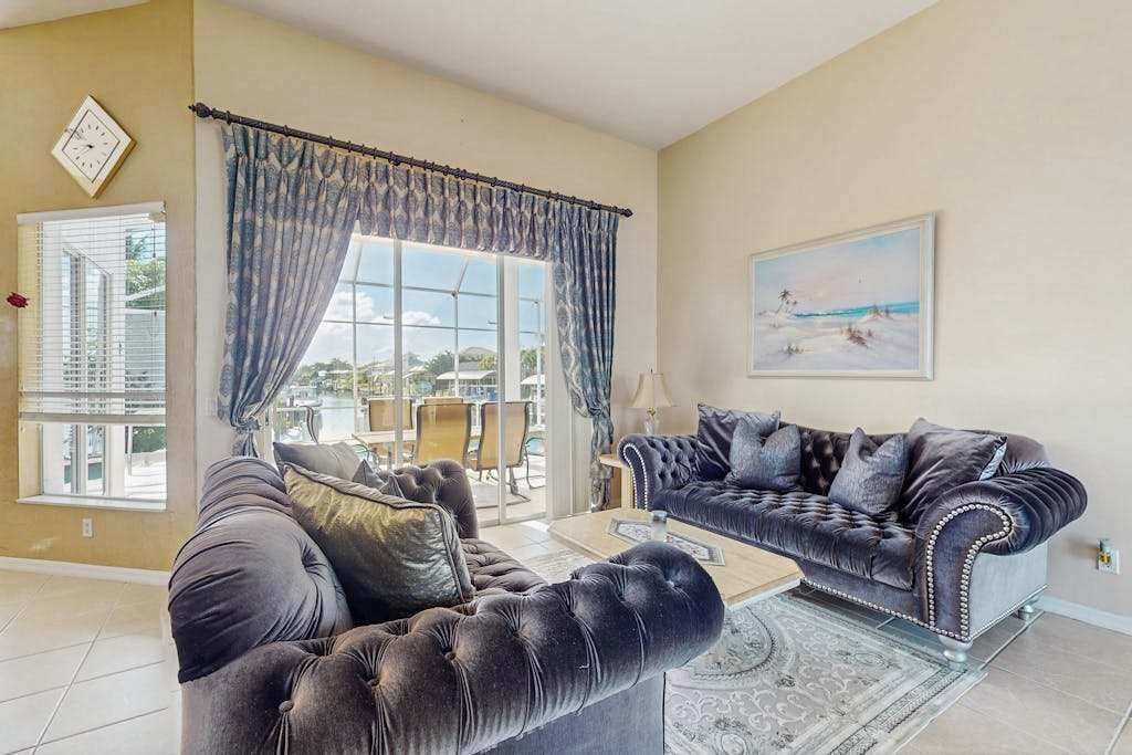 Dog Friendly Home With Private Pool, Washer & Dryer, And Wifi - Marco Island, FL