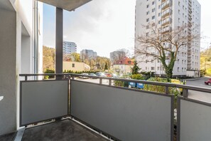 Apartamento Comfort, varanda | Terrenos do alojamento