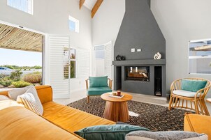 Casa (2 Bedrooms) | Interior