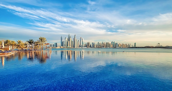 Hilton Luxury Hotel – Rooms Only | Mandatory All-inclusive Paid At Hotel - 두바이