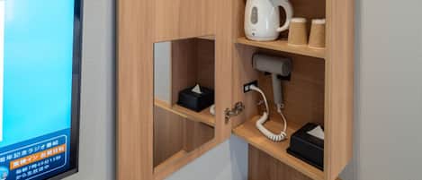 Espaço de trabalho para notebook, cortinas blackout