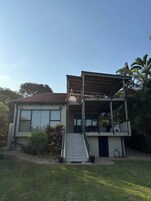 Casa, 5 quartos, varanda, vista para o jardim | Fachada