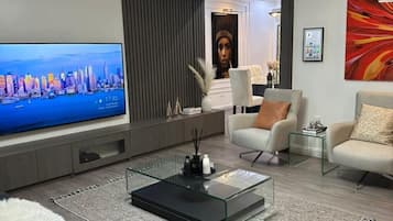 Apartamento, varanda, vista para o pátio | Interior