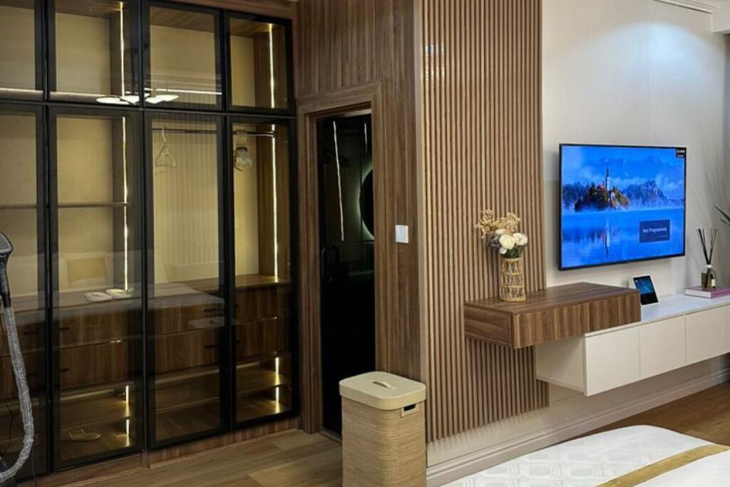 Apartamento, varanda, vista para o pátio | Cofre no quarto, cortinas/cortinados opacos, Wi-fi grátis 