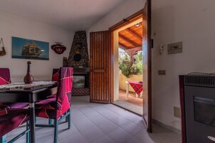 Apartamento, pátio | Sala de jantar