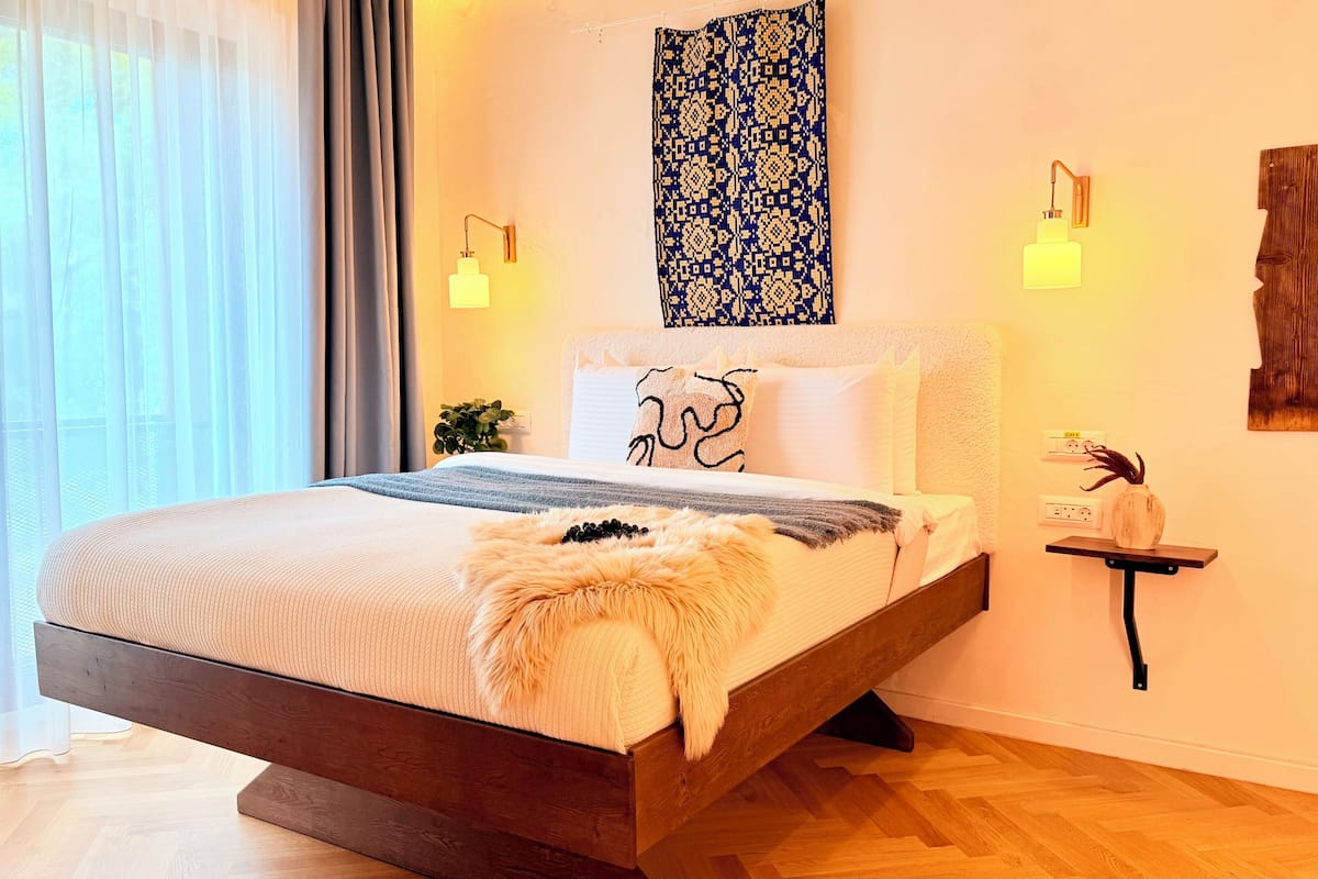 Estúdio Comfort, 1 cama queen-size, não fumadores, casa de banho privativa | Cortinas/cortinados opacos, ferro/tábua de engomar, Wi-fi grátis
