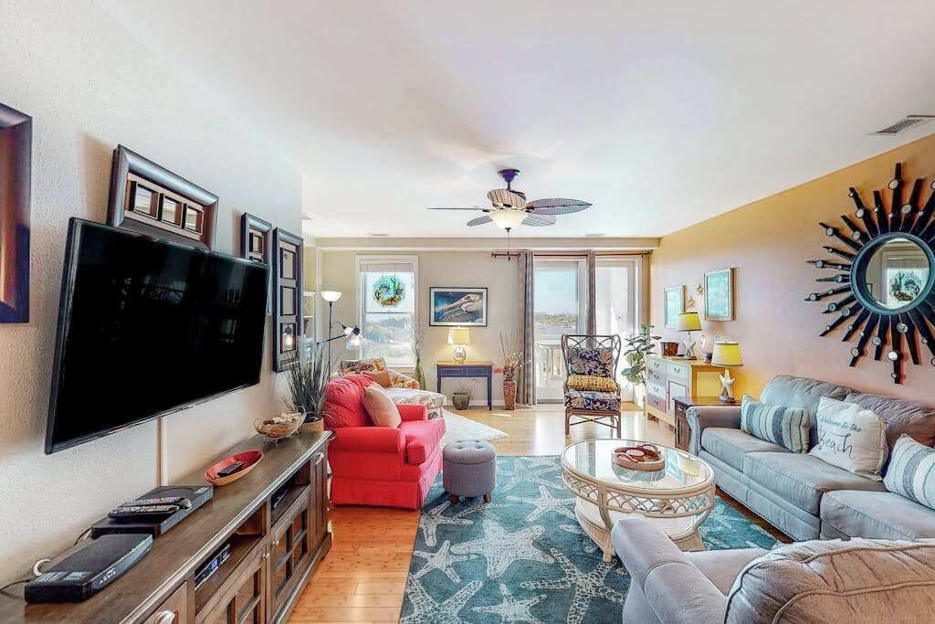Luxury South-side Condo With Great Views Of The Atlantic/back Bay, Pools, & Gym - Virginia Beach, VA