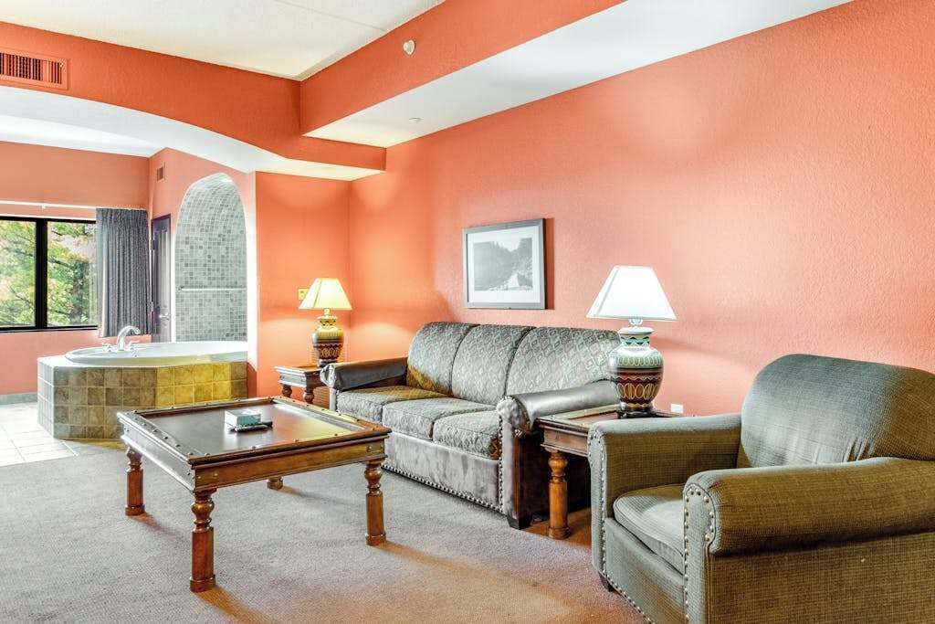Riverside Golf Resort Condo With Full Kitchen - Wisconsin Dells, WI