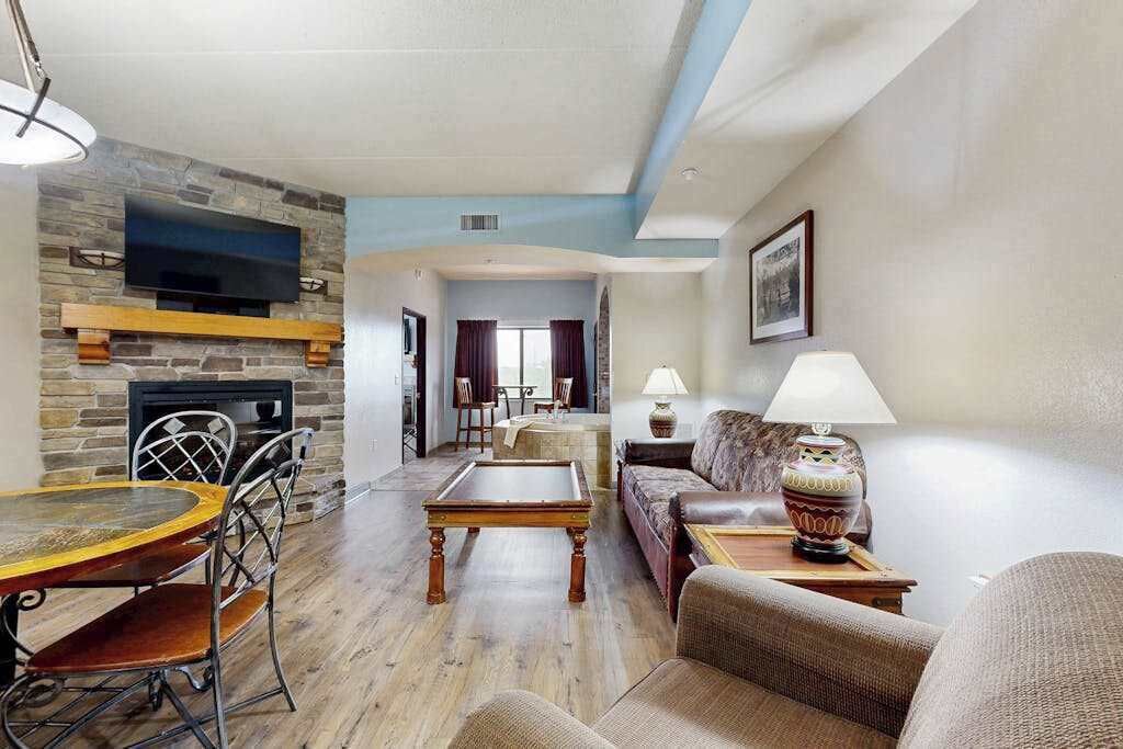 Resort Comfort Meets Dells Adventure - Wisconsin Dells, WI