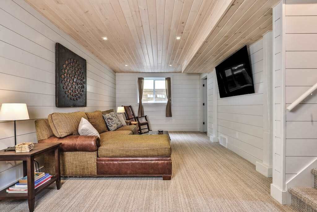 3-story Lakefront Home Near Downtown With Lake & Dock Access, Washer/dryer, Deck - Minocqua, WI