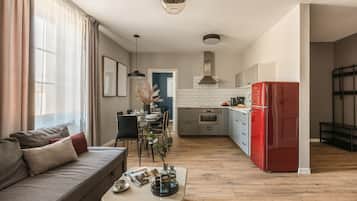 Apartamento Familiar, Vista para a cidade | Sala de estar | Smart TV