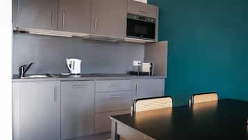 Suíte conforto, cozinha, vista para o lago | Wi-Fi de cortesia, acesso para cadeiras de rodas