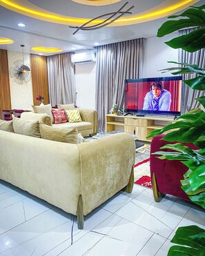 Quarto Familiar, varanda, Vista para a cidade | Sala de estar