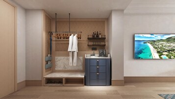 Frigobar, cofres nos quartos, espaço de trabalho para notebook