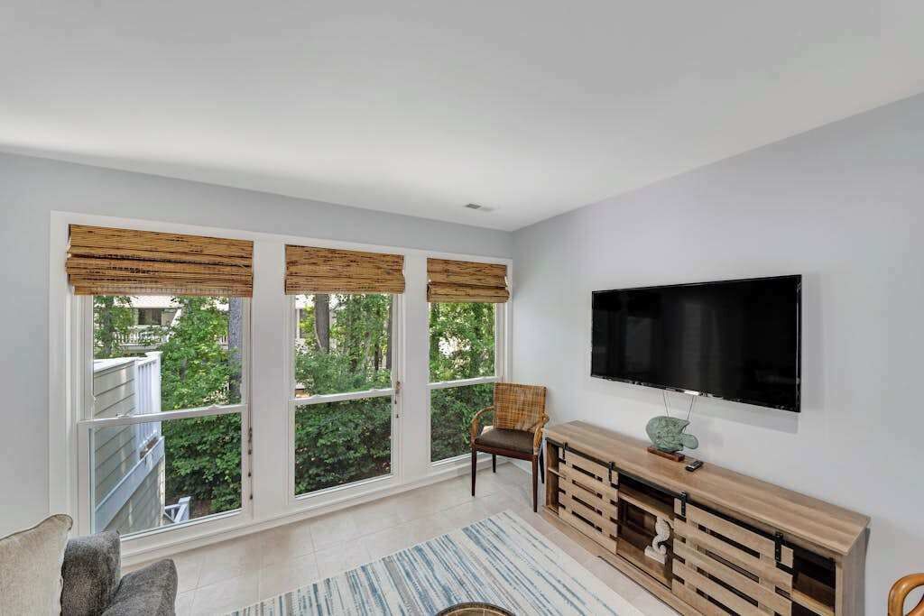 Sea Colony Condo With Pools, Hot Tub, Tennis, Gym, & Private Deck - Bethany Beach, DE