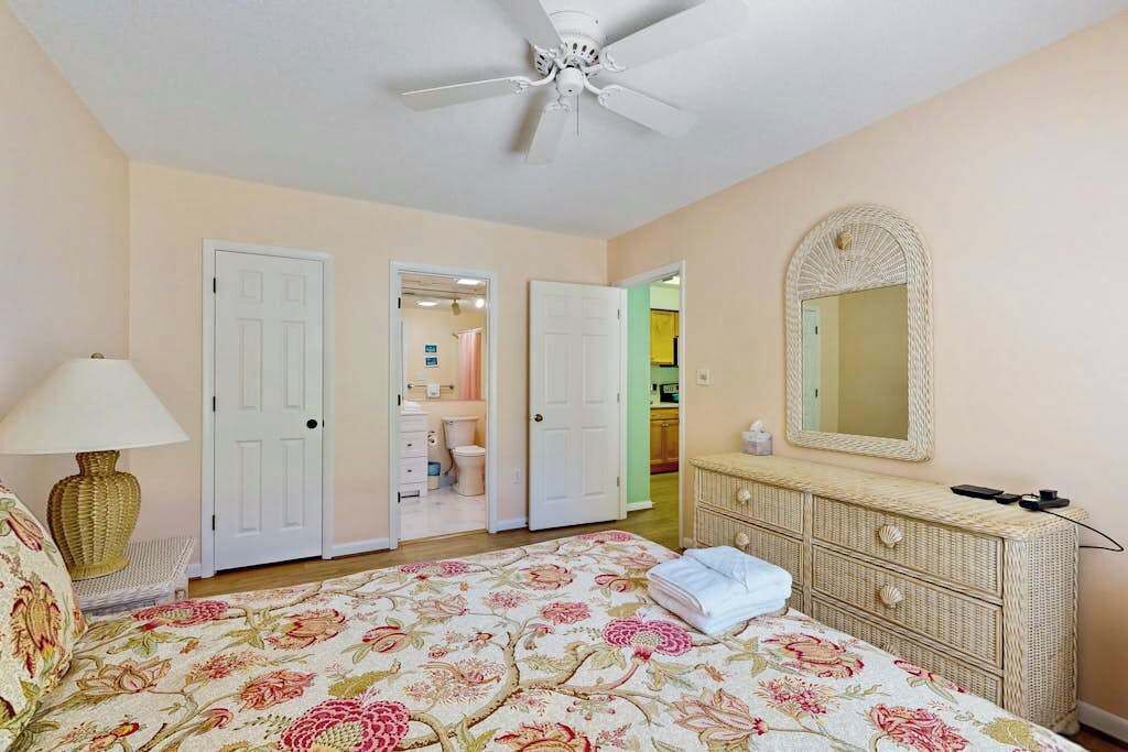 Sea Colony Condo With Access To Pools, Tennis, & A Private Beach - Bethany Beach, DE