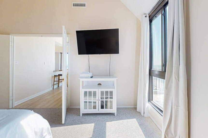 Sea Colony Oceanfront Penthouse - Views, Wrap-around Deck, Pools, Private Beach - Bethany Beach, DE