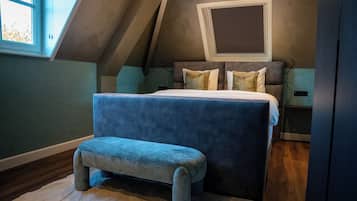 Quarto Duplo Deluxe | Cofre no quarto, com mobília individualizada