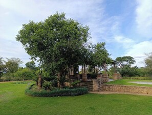Quarto, 1 quarto, acessível, fumadores | Terrenos do alojamento