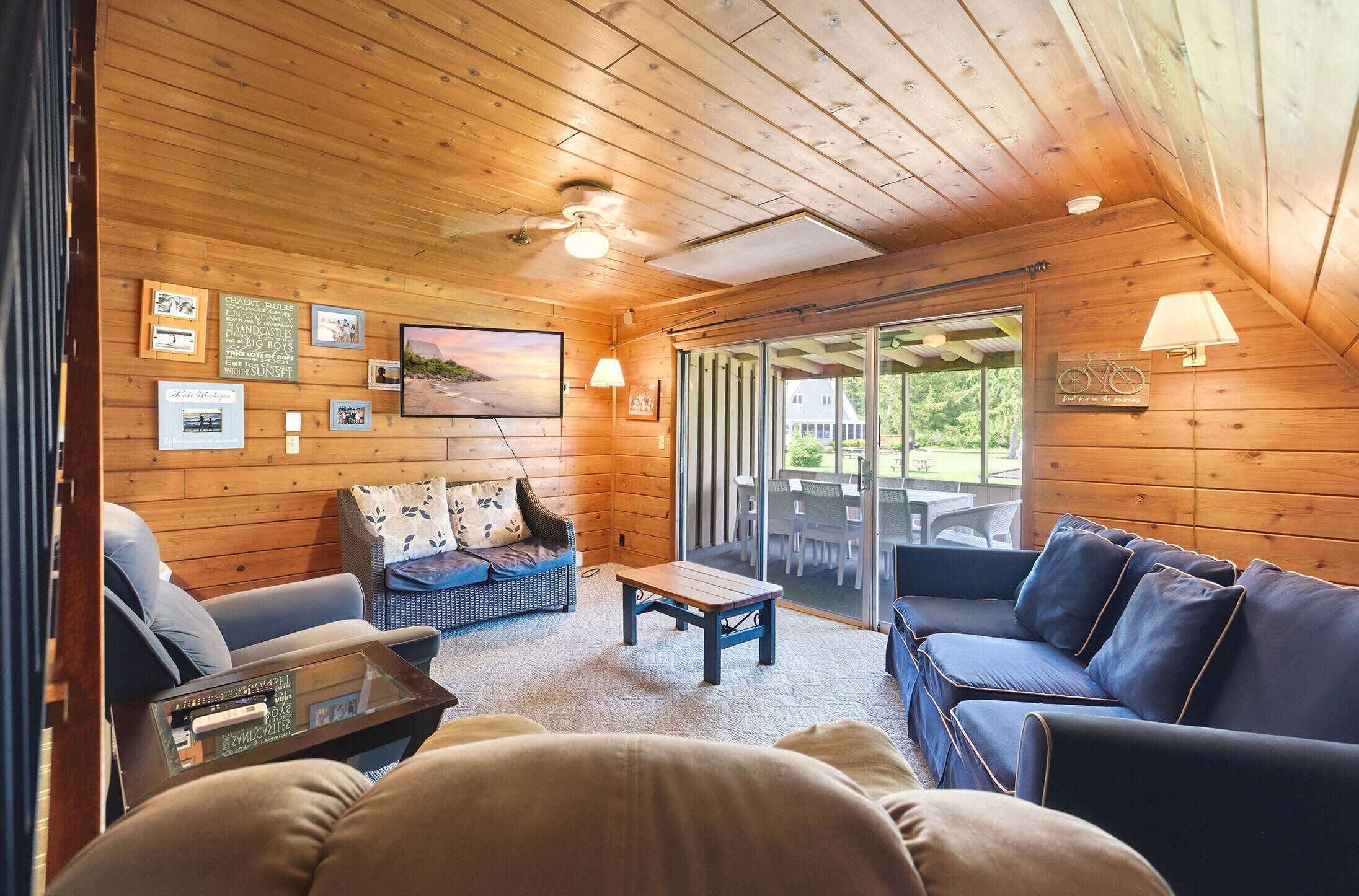 Chalet #80 Courts, Games & Resort Perks - Michigan