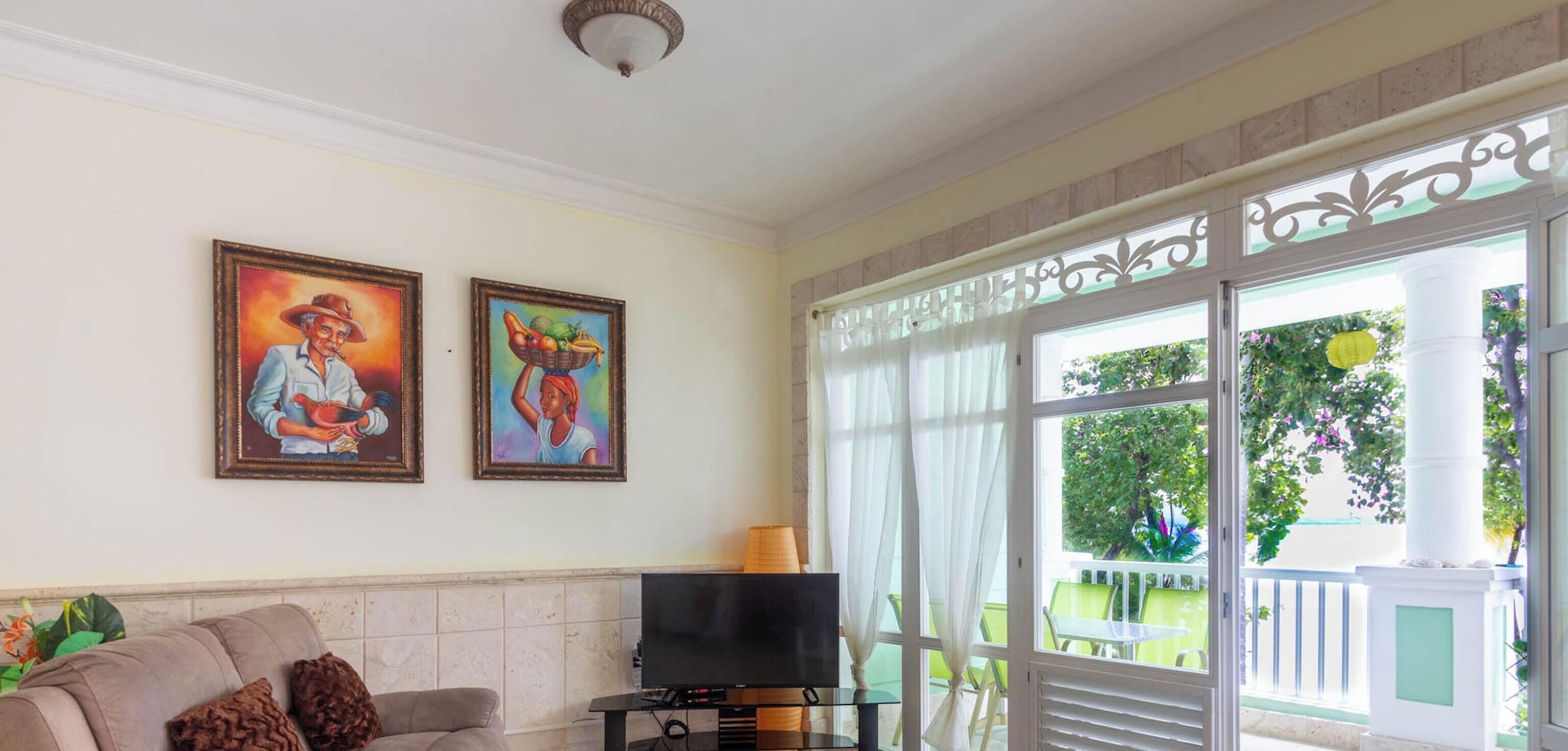 Apartamento, 2 quartos, varanda, vista para o lago | Sala