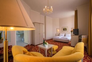 Quarto Duplo, varanda, Vista para a cidade | Sala de estar