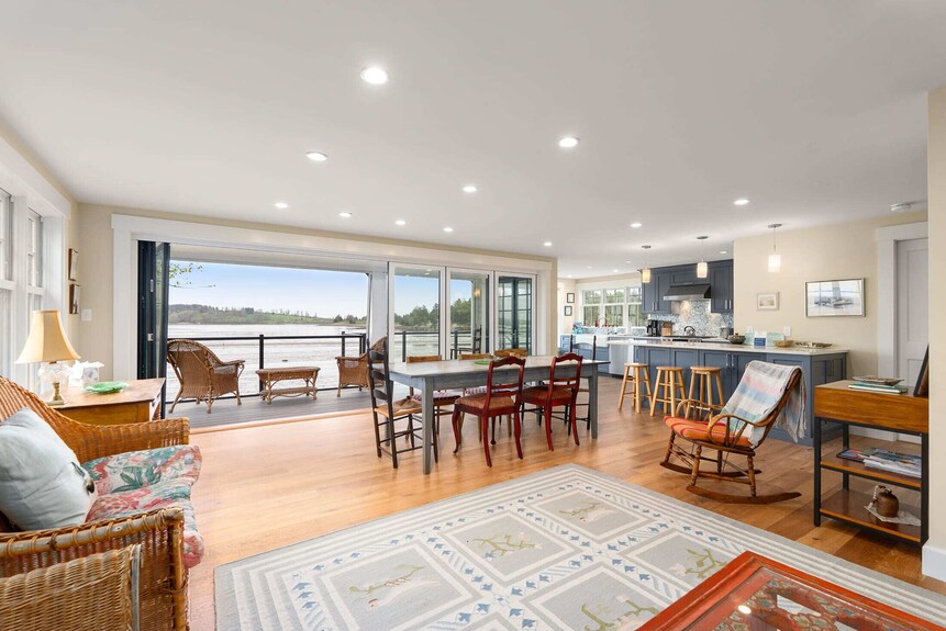 Robbin's Nest - Panoramic Essex Bay Waterviews - Ipswich, MA