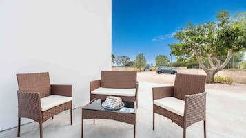 Casa, 1 quarto, para fumantes, vista para o jardim | Terraço/pátio