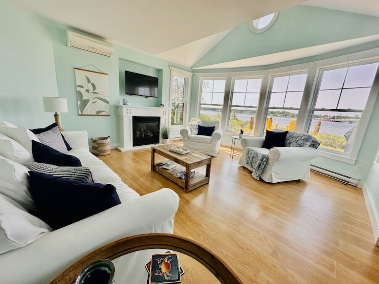 Coastal Lines Retreat Ocean Views Sleeps 9 - New Brunswick