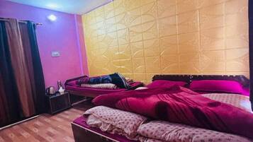 Quarto casal ou duplo luxo | Escrivaninha, Wi-Fi de cortesia