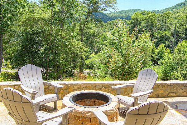 Mtn-view Retreat In Asheville: Great For Groups! - Asheville, NC