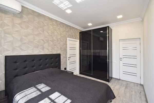 Luxury Spacious House In Jrvej - 耶烈萬
