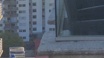 Apartamento, 2 quartos, Vista para a cidade | Terrenos do alojamento