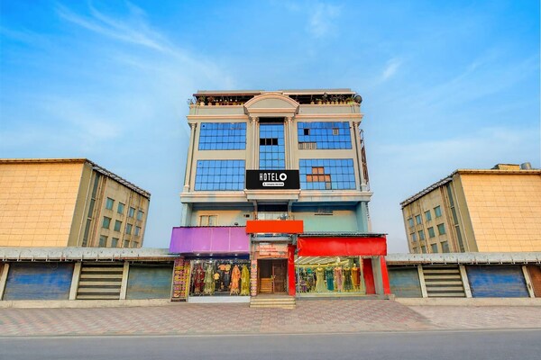 Classic Lakeview Palace - Hyderabad