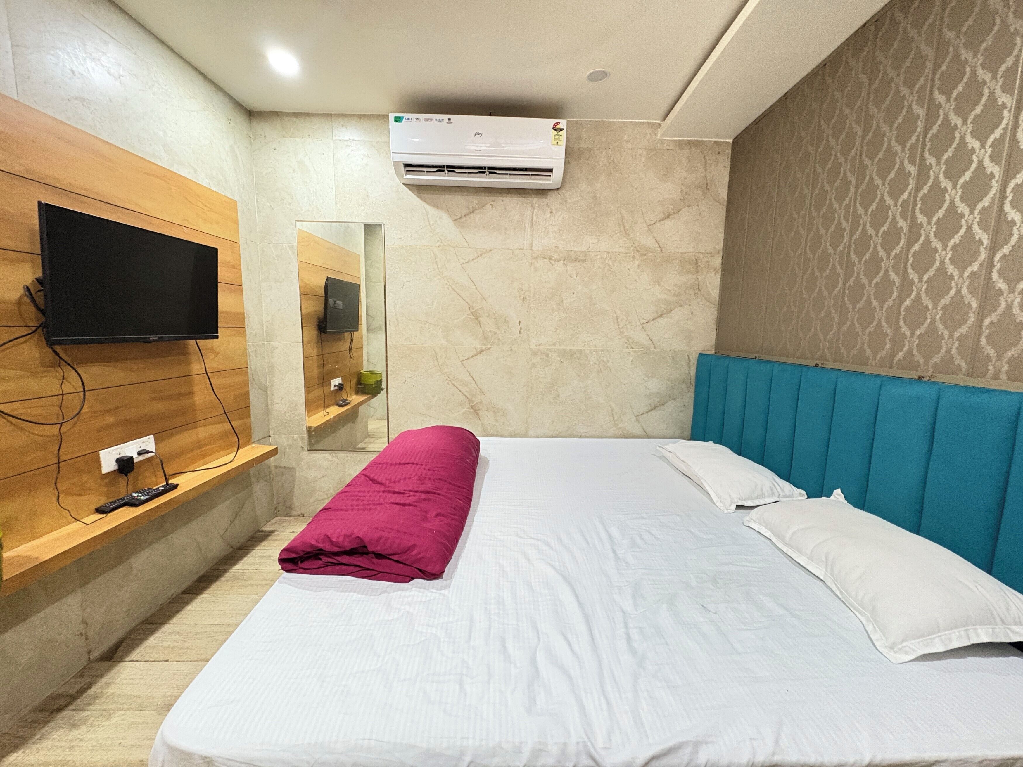 Quarto Duplo Deluxe, Vista para a cidade | Secretária, Wi-fi grátis 