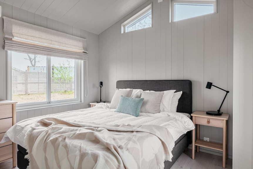 Hilltop House Overlooking Ocean Sunrise And Sunset - Åkersberga