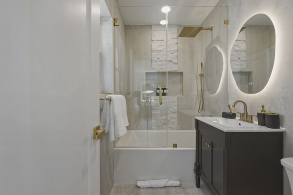 Fox Eden Resort; 8bd, Pool& Spa Oasis - Fort Lauderdale, FL