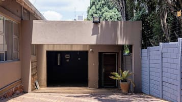 Casa, 6 quartos, fumadores, pátio | Exterior