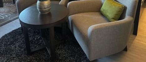 Quarto família, vista para o pátio | Wi-Fi de cortesia, acesso para cadeiras de rodas