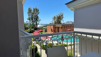 2nd Floor 2 Bedroom Suite | Vista da varanda