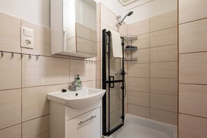 Apartamento, varanda | Casa de banho