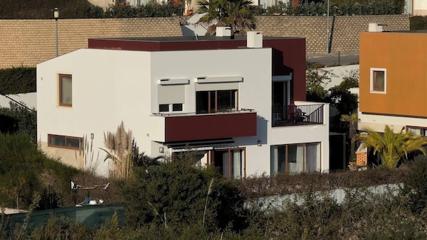 Charming 3-bedroom Villa With Private Pool In ÓBidos - Portugal
