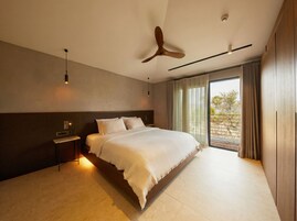 Quarto de Luxo, vista para o mar | Minibar grátis, cofre no quarto, com decoração personalizada 