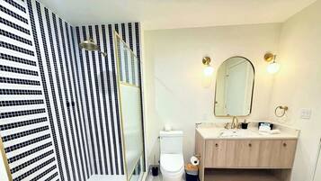 Apartamento, 1 quarto, Vista para a cidade | Casa de banho