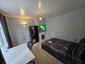 Quarto Comfort | Secretária, secretária adequada para computadores portáteis 